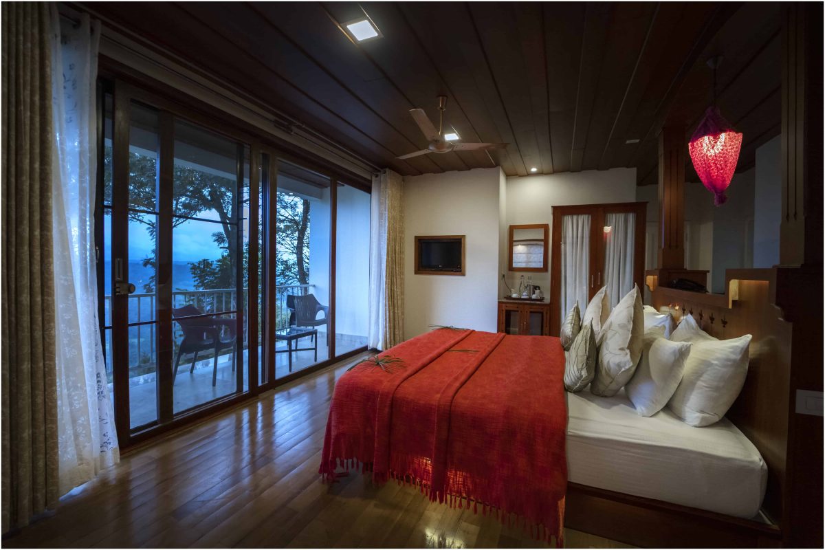 Classic Cottage with Jacuzzi - SpiceTree Munnar